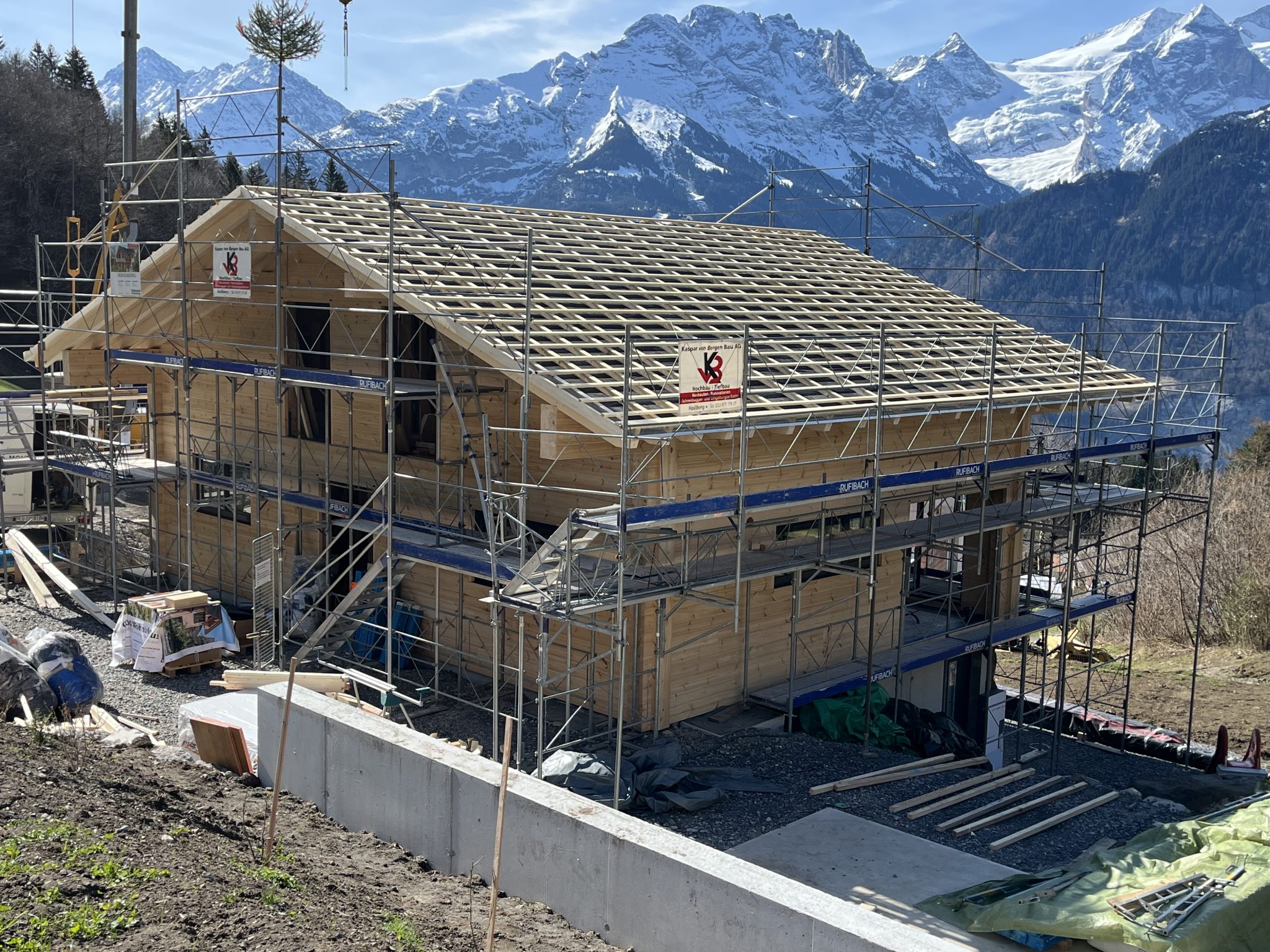 Blockhaus in der Schweiz 04/2025 | Fullwood Wohnblockhaus